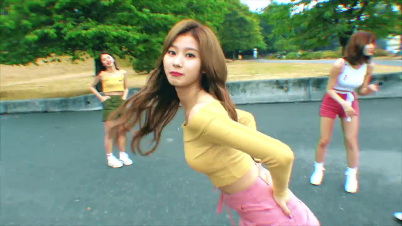 TWICE "LIKEY" M/V idek - Coub