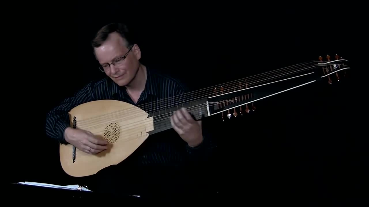 It is a wonder to see: David Tayler, archlute solo - Coub
