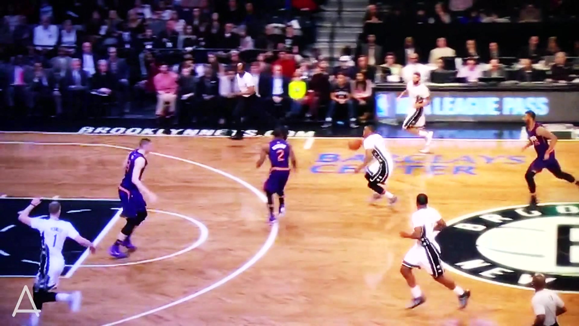 Markel Brown Takes Flight for the Monster Smash - Coub