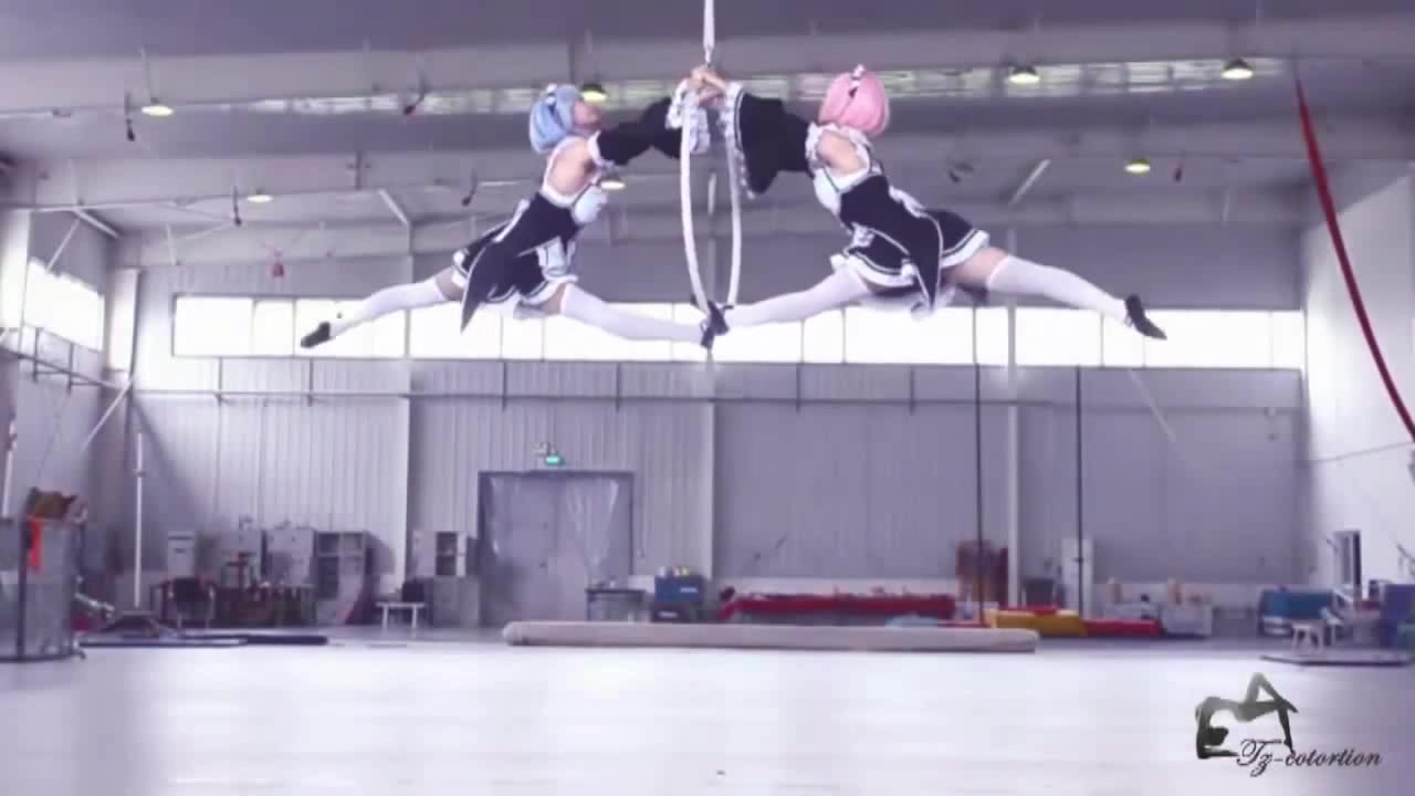Cosplay and aerial dance of Ram & Rem by Tz-cotortion - Coub