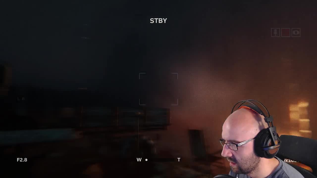 Streamer daughter walks in on him while playing a scary game. - Coub