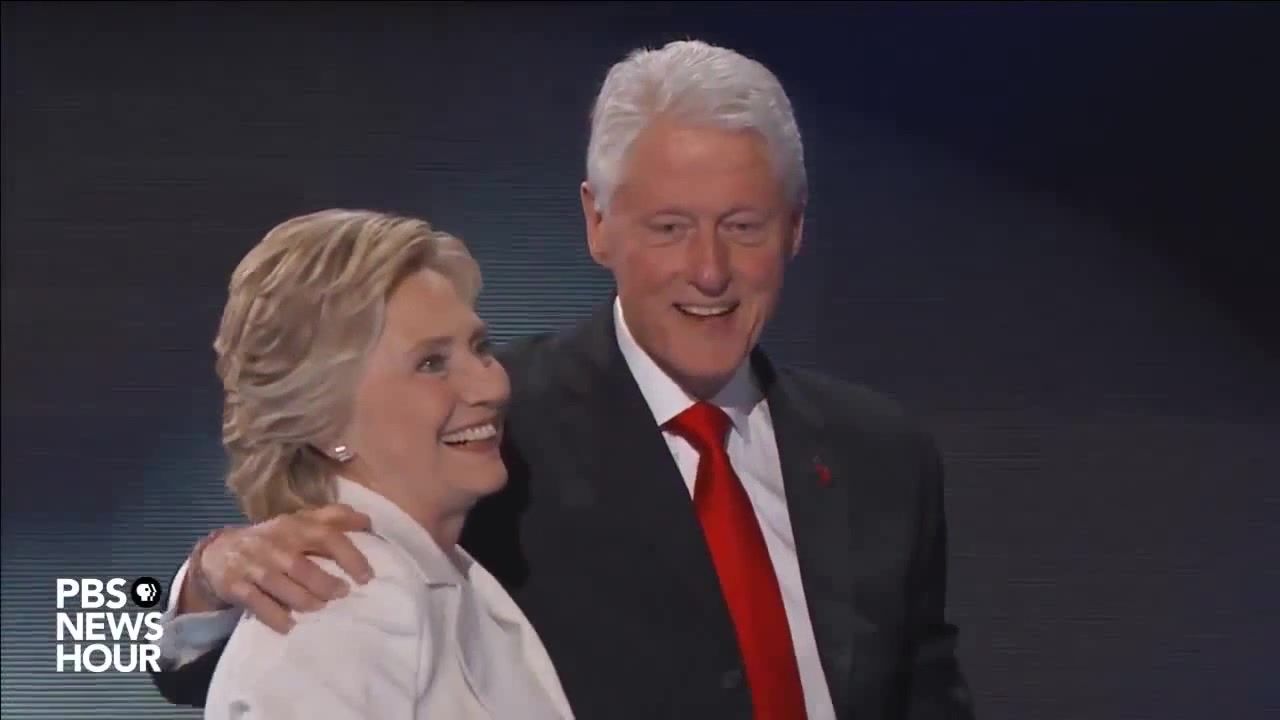 Hillary Clinton Makes the Goofiest Face Ever During DNC Balloon Drop - Coub