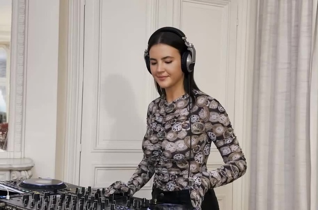 GARSI - Live @ Paris, France 02.02.2023 / Melodic Techno & Indie Dance ...