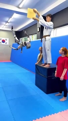 🤖😨 robots outshine humans! 🌟 - Coub