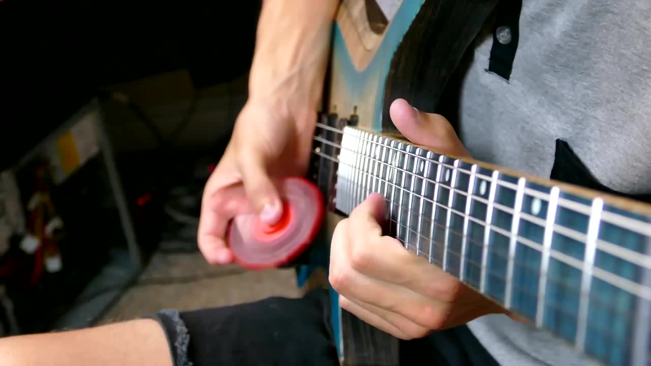 Fidget Spinner as a Guitar Pick! -2 - Coub
