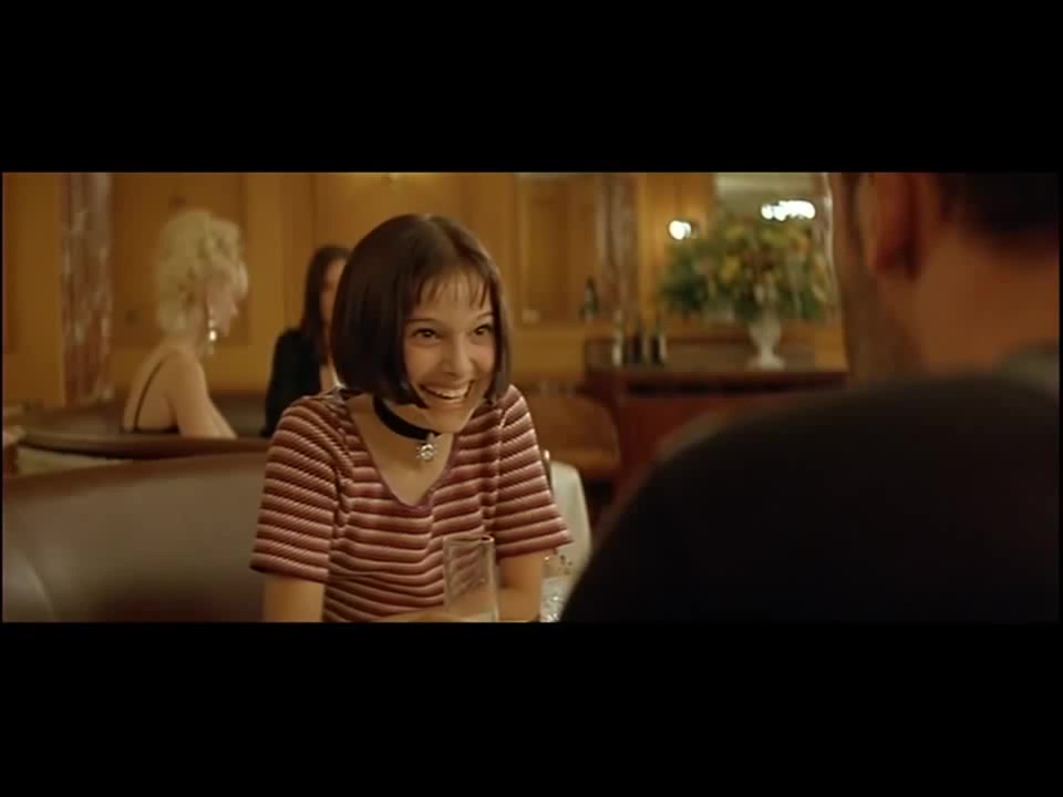 NATALIE PORTMAN LAUGHING IN "LEON: THE PROFESSIONAL" - Coub
