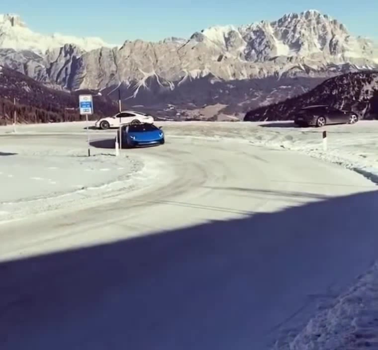 Lamborghini Aventador SV snow drifting - Coub - The Biggest Video Meme Platform