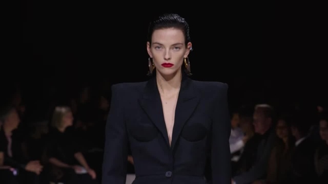 Alexander McQueen by Sarah Burton SS 2024 Show - Coub