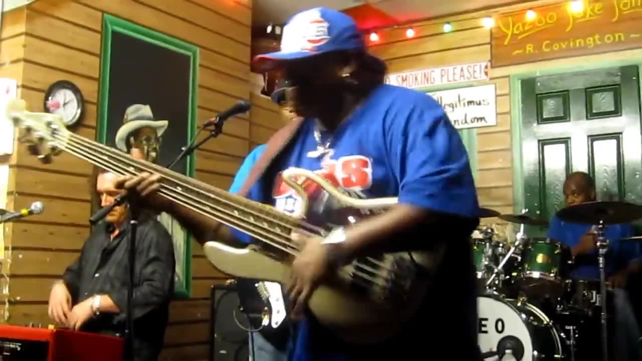 Larry Williams slaying a bass solo - Coub