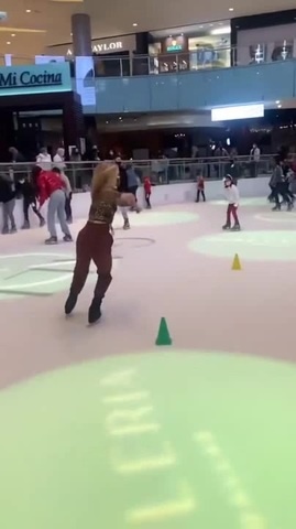 Ice skating stunt girl | like a boss | round kick | tiktok - Coub
