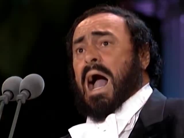 Luciano Pavarotti sings "Nessun dorma" from Turandot (The Three Tenors ...