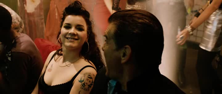 Pierce Brosnan "A Long Way Down" - Coub