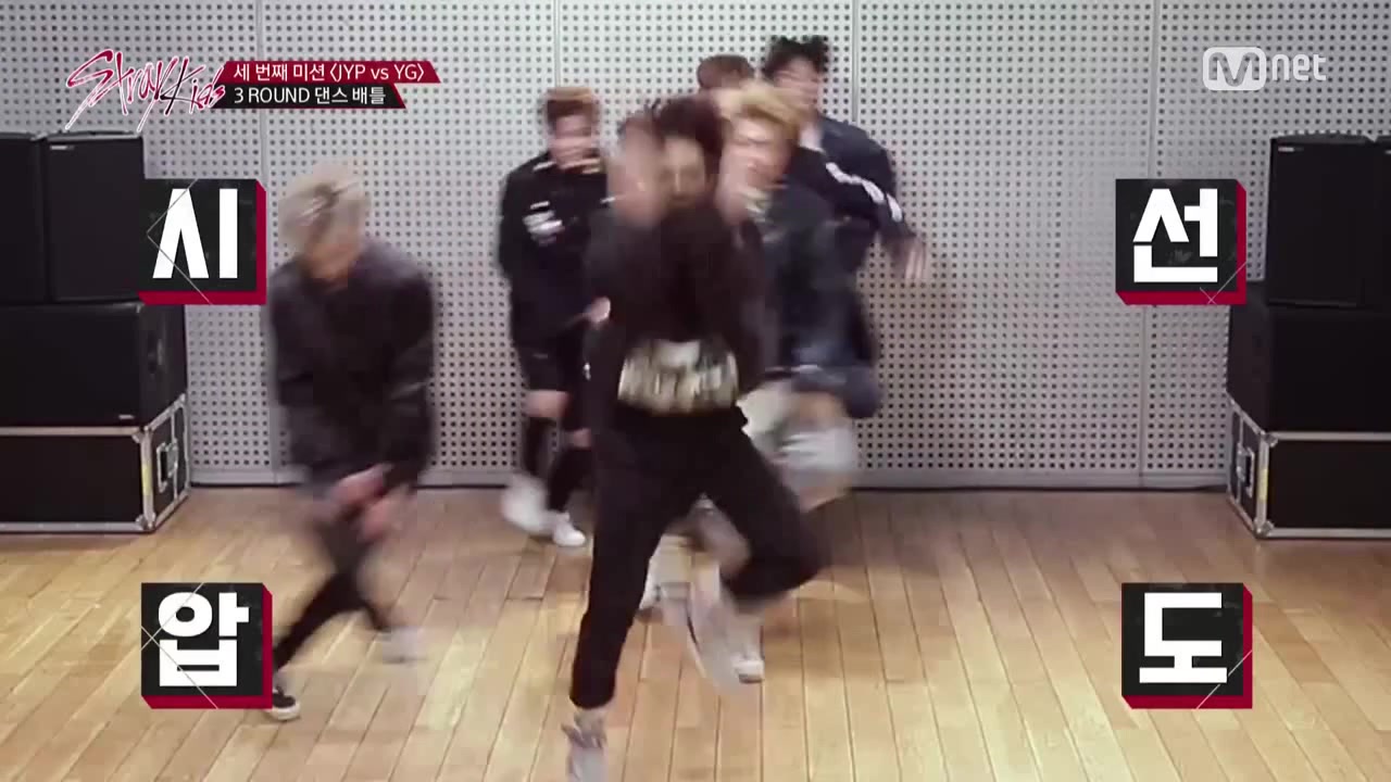 YG New Boys @ Stray Kids vs YG Trainee battle - Coub