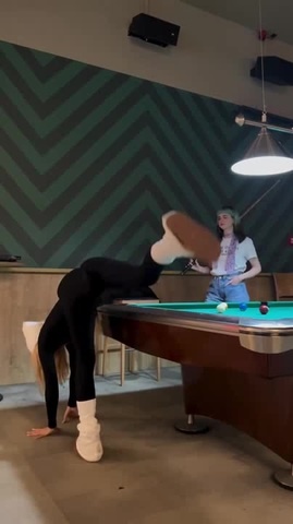 right way to play pool - Coub