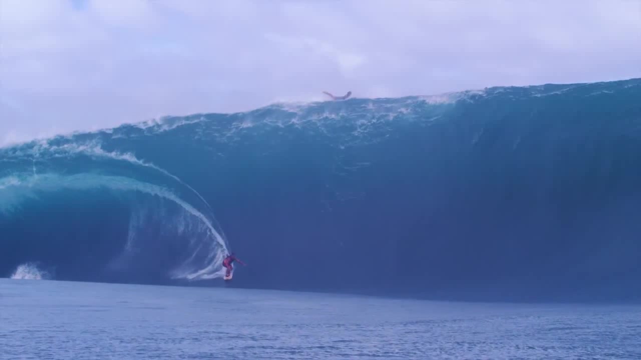 Surfing the Heaviest Wave in the World - Coub