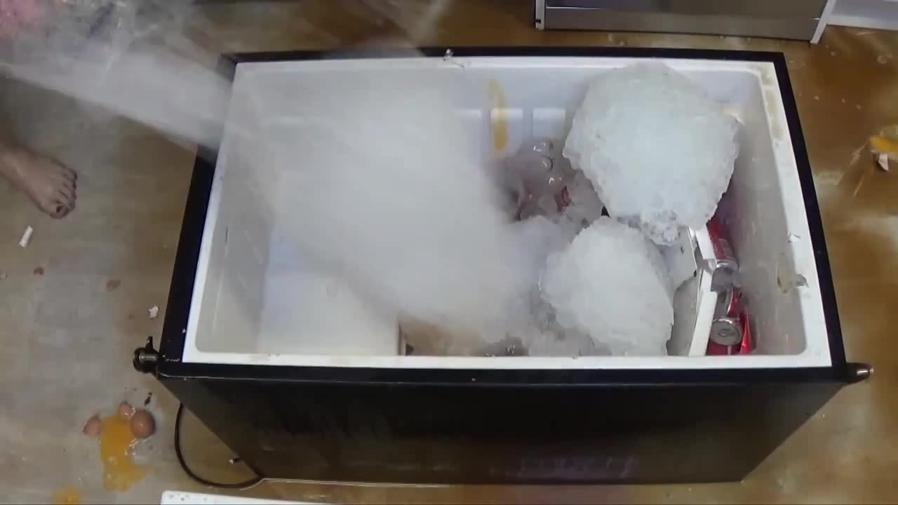 How To Quickly Make a Frozen Coke - Coub