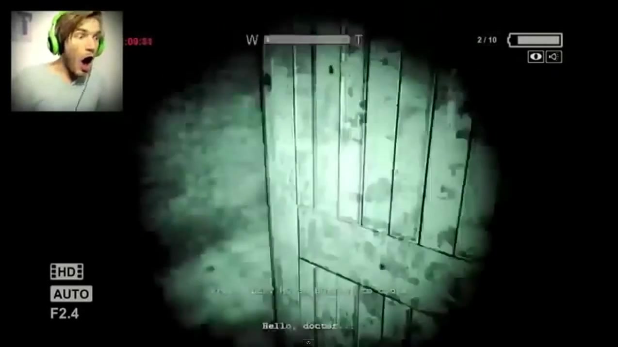 PewDiePie scared in Outlast - Coub