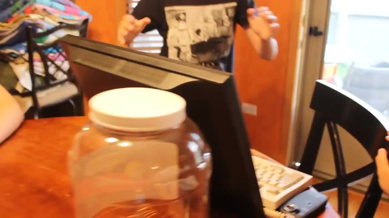 Kid breaks computer - Coub