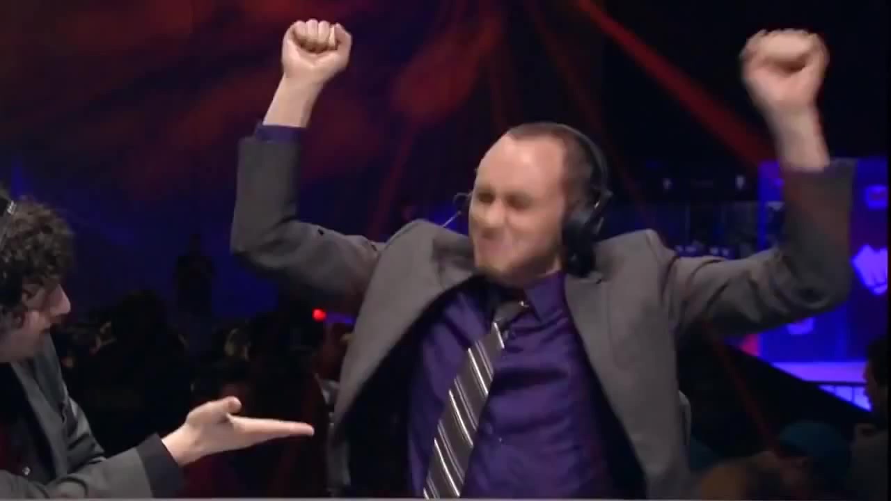 Phreak & Optimus dancing at MLG - Coub