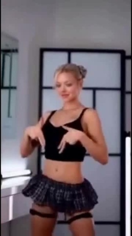 Amanda Seyfried dances an incendiary dance - Coub