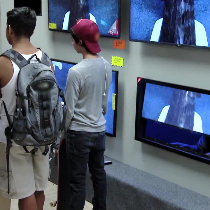 RINGS TV Store Prank - Из телевизора вылазит кто-то) - Coub - The Biggest Video Meme Platform