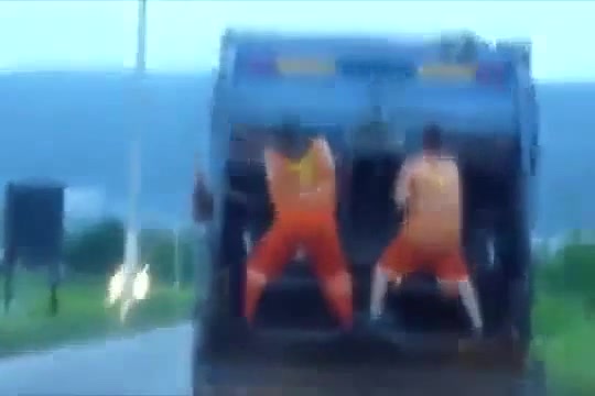 Dancing Garbage Men - Coub
