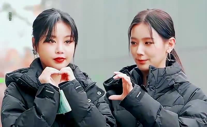 😐 Soojin & 🥺 Miyeon - Coub