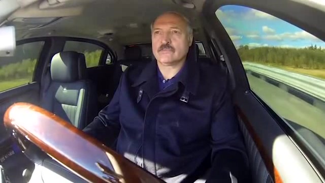 Lukashenko gets low - Coub