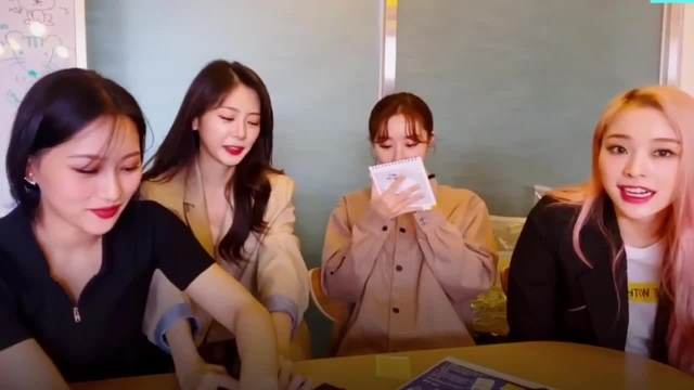 Siyeon and Gahyeon flirting - Coub