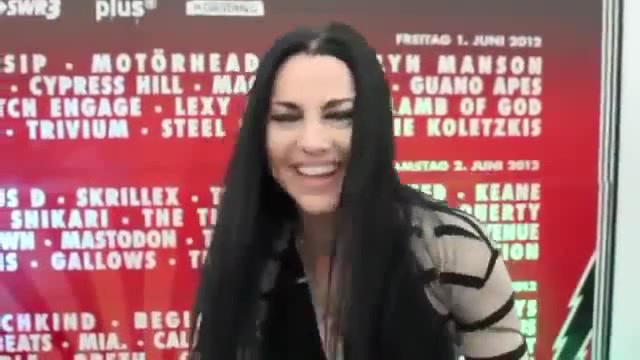 Amy Lee "Buy my records, bitch!!" - Coub