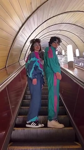 Someone in the subway - Coub