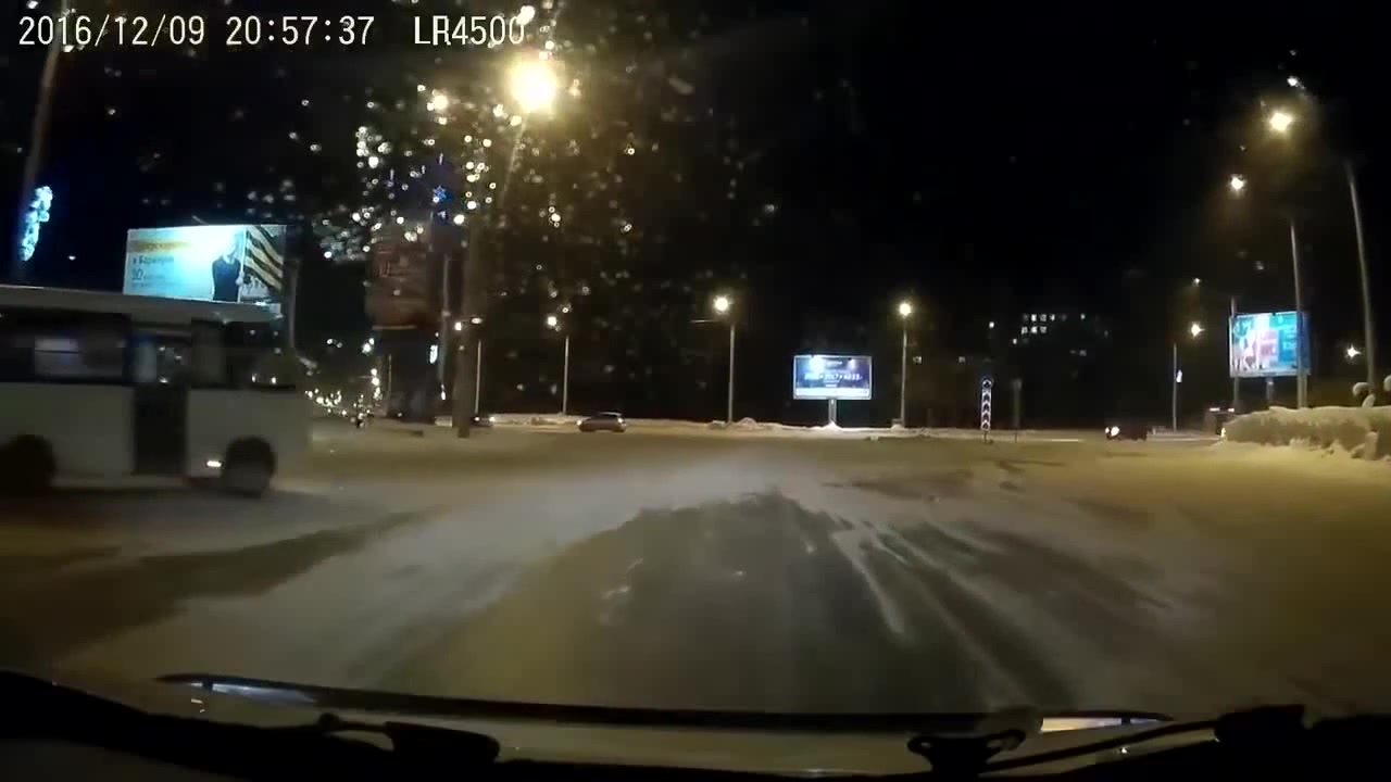 Russian bus drift - Coub