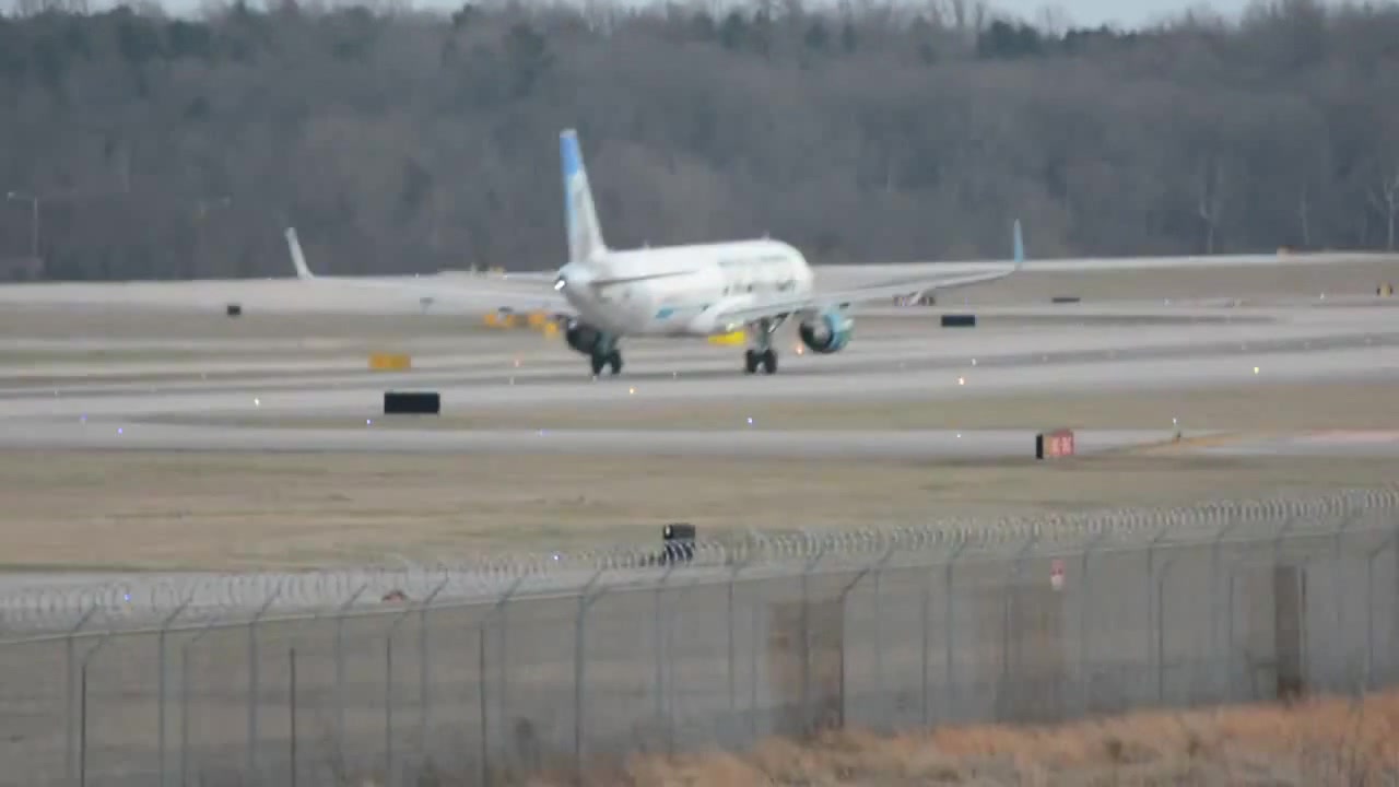 Frontier Airlines Airbus A321-211(Sharklets) [N711FR] Takeoff Charlotte ...