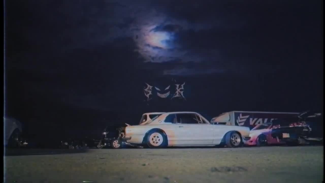 𝖇𝖎𝖙𝖈𝖍 𝖙𝖗𝖞 𝖙𝖔 𝖒𝖆𝖐𝖊 𝖆 𝖒𝖔𝖛𝖊 - Coub