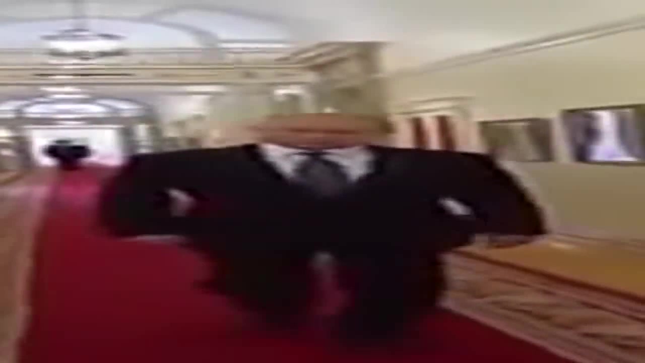 Wide Putin walking but he's always in frame (full version) - Coub