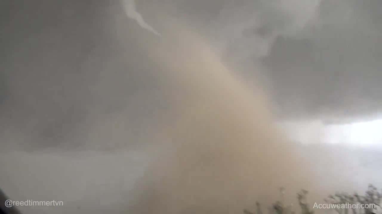 Extreme up-close video of tornado near Wray, CO! - Coub