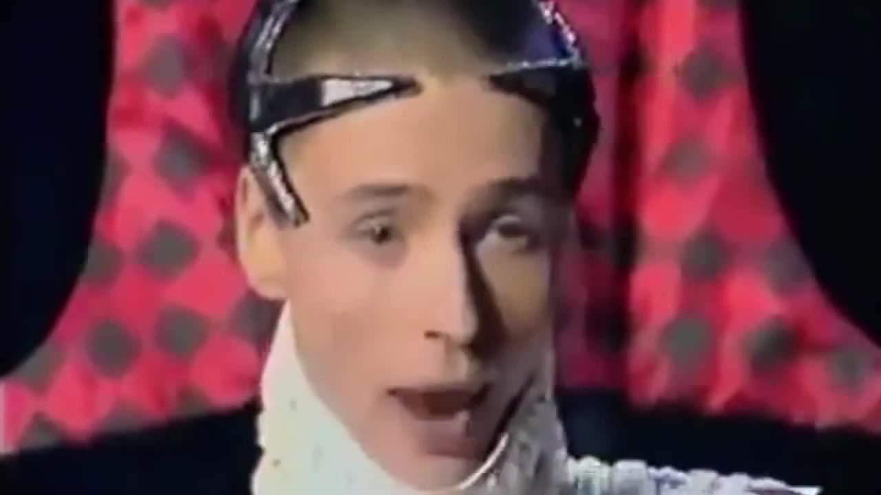 Weird russian singer - Chum Drum Bedrum - Coub