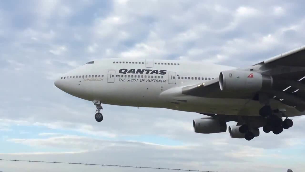 Qantas montage (B747, A330, A380, B737, B767) - Coub - The Biggest ...
