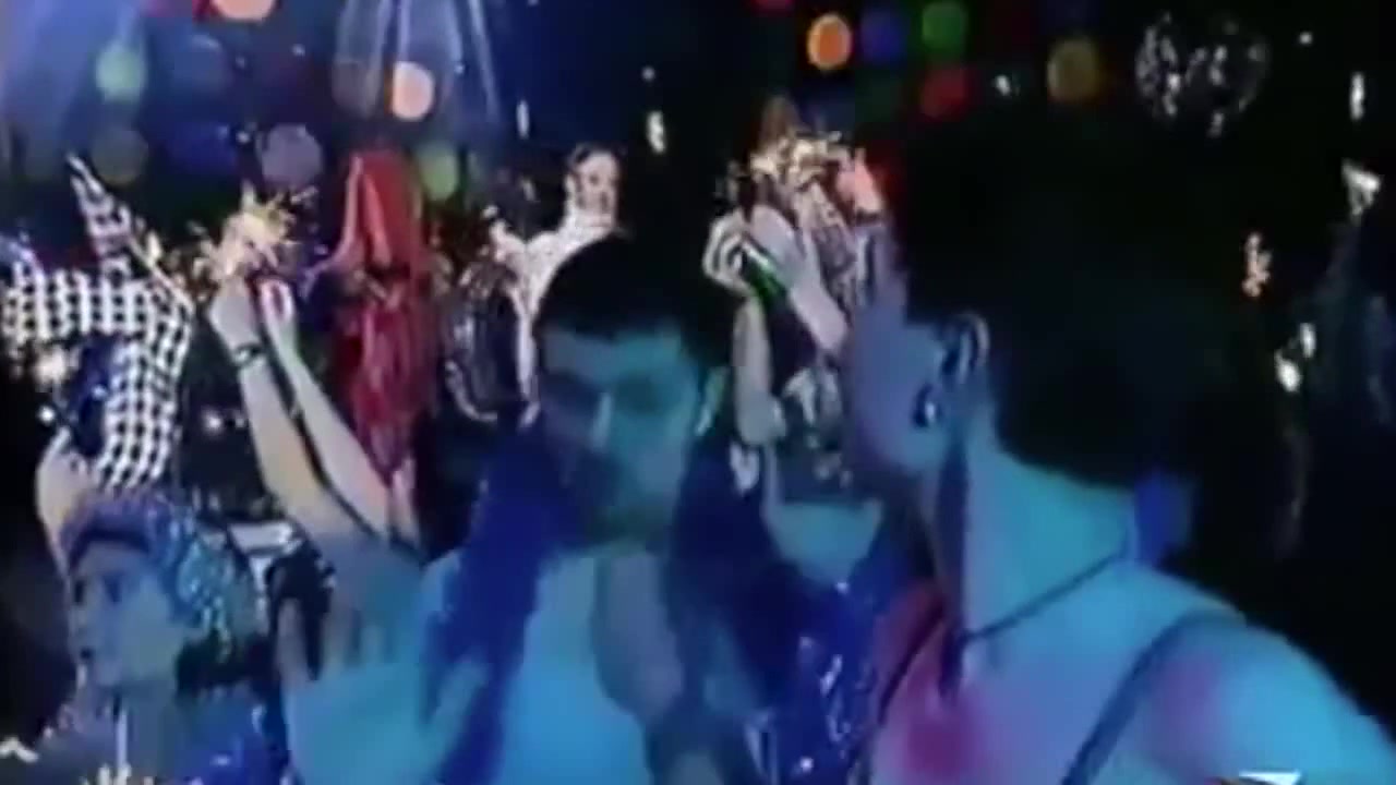 Weird russian singer - Chum Drum Bedrum - Coub