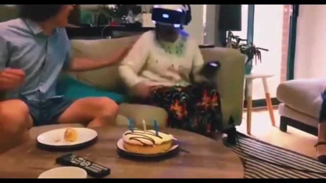 бабушка в VR - Coub