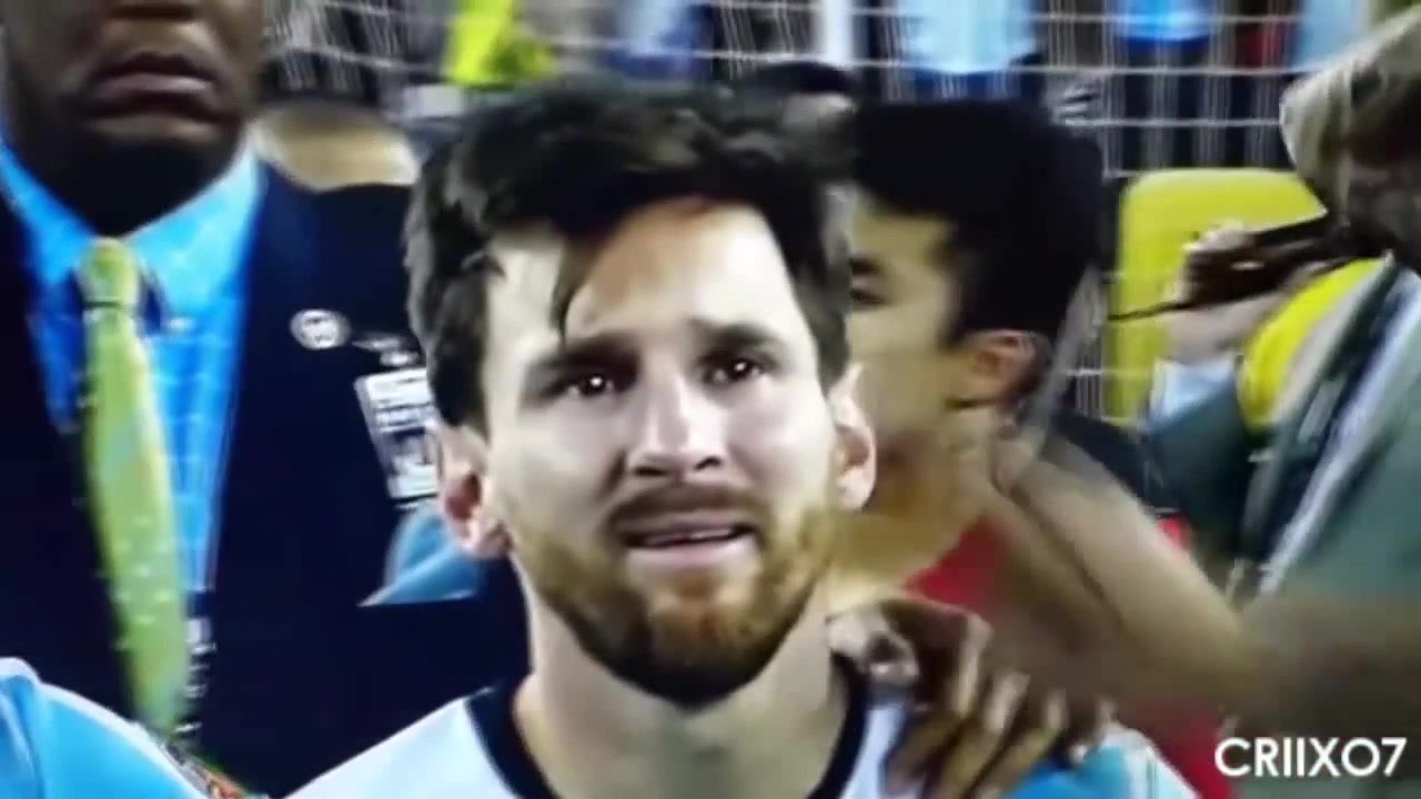 Lionel Messi cries after losing the final of Copa America Centenario ...