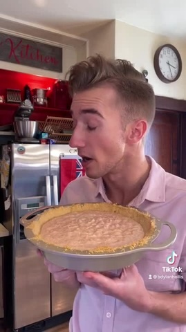 Dylan Hollis - SPAM PIE - Coub