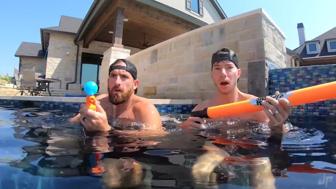 Swimming Pool Gun Fight - Coub