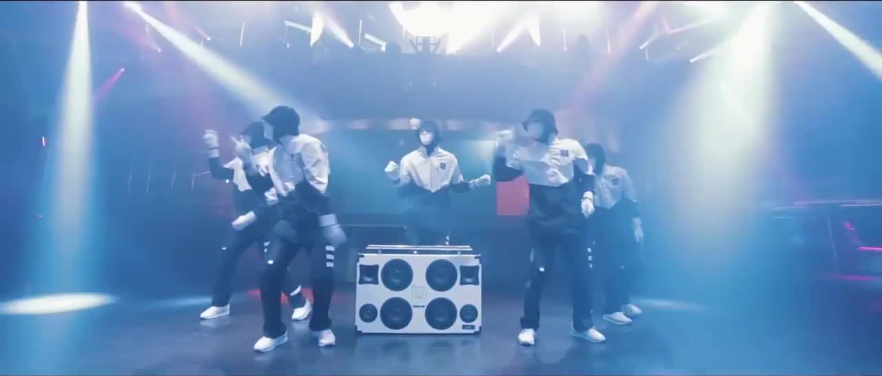 JABBAWOCKEEZ x Tiësto - BOOM - Coub