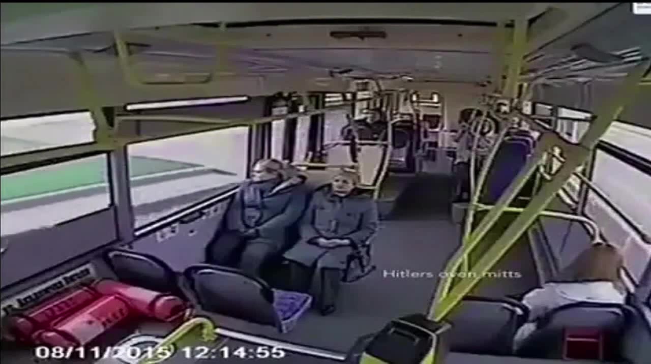 Wheelies on teh bus - Coub