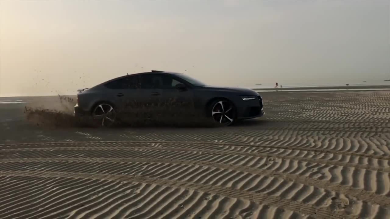 2017 Audi RS7 Performance (605hp) - Dances beautifully at the beach (slow motion drift) - Coub