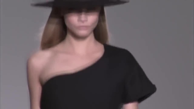 Cara Delevingne Catwalk - Coub