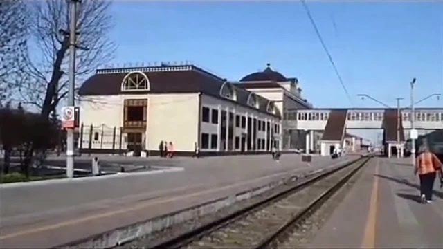 Really who announces train arrivals and departures. - Coub - The Biggest Video Meme Platform