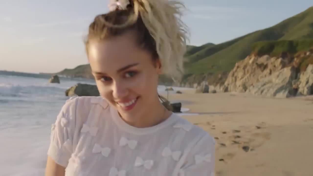 BooM TV Girl - Miley Cyrus - Coub - The Biggest Video Meme Platform