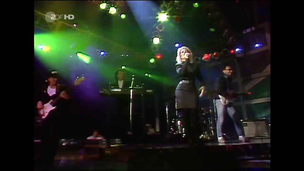 Kim Wilde - You Keep Me Hanging, 1986 - Coub - The Biggest Video Meme Platform